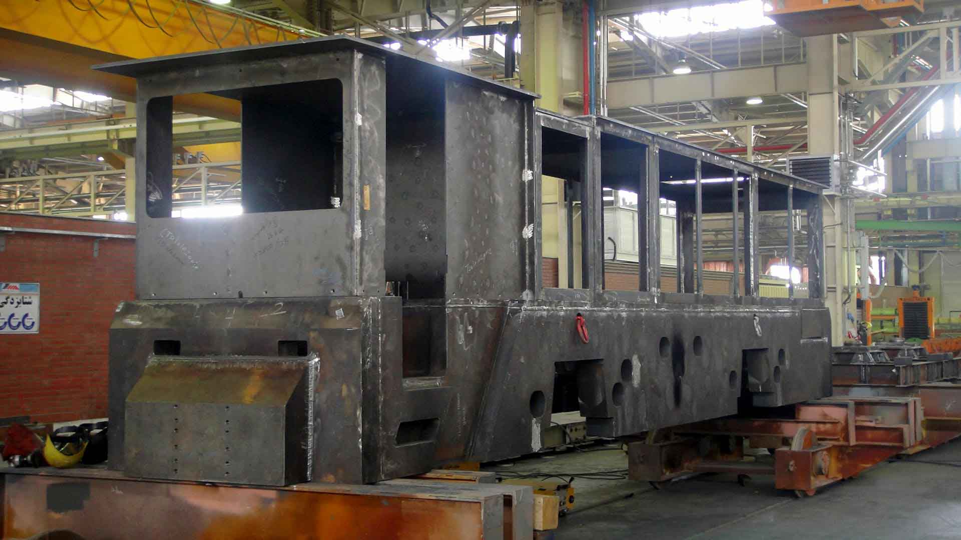 طراحی صنعتی لوکوموتیو تونلی - Zhinoora استودیو طراحی ژینورا - طراحی حمل و نقل